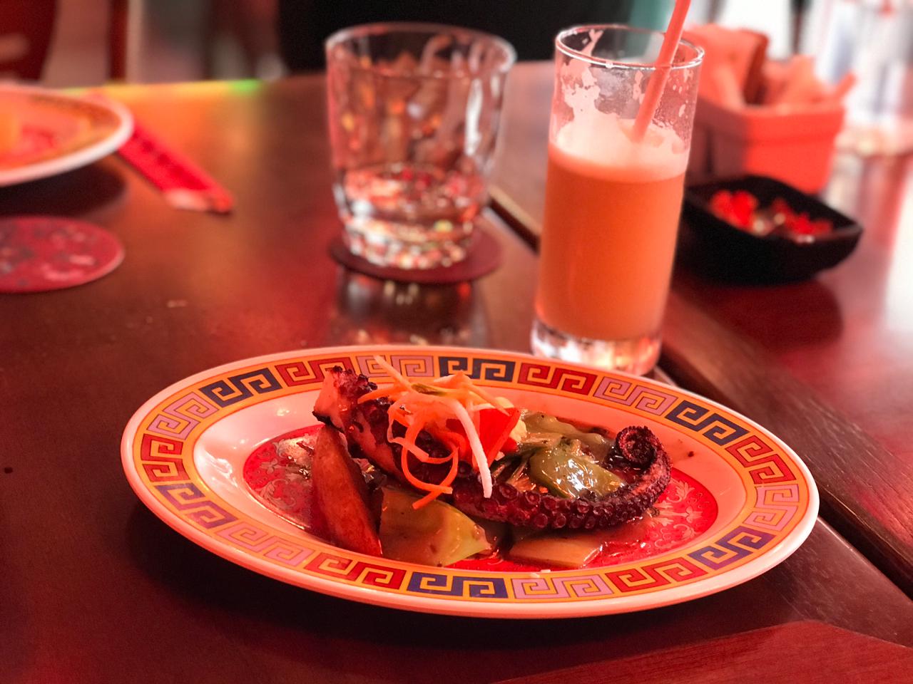 Como é comer no Canton, restaurante de comida "chifa" em Copacabana ...